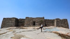 DIY Hiking Guide To Madhugiri Fort