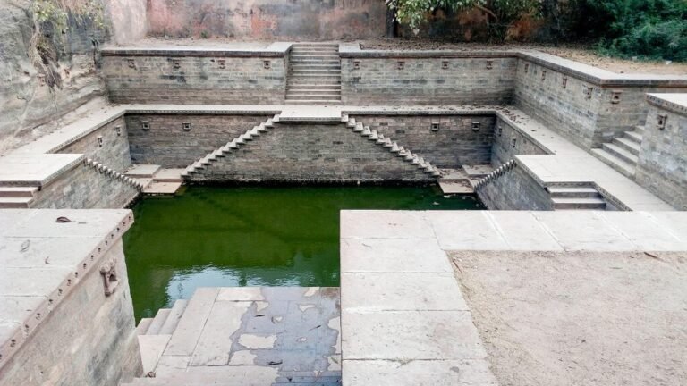 Here’s Why You Should Stop At Bhuj Before Visiting The Great Rann