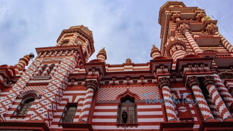 What’s So Special About The Red Mosque, Colombo? - TwinsOnToes